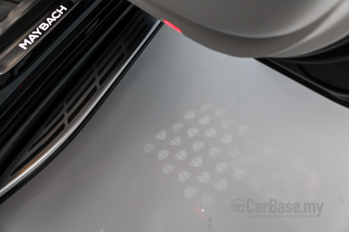 Mercedes-Benz Maybach EQS SUV X296 (2025) Interior Image #166422 in ...