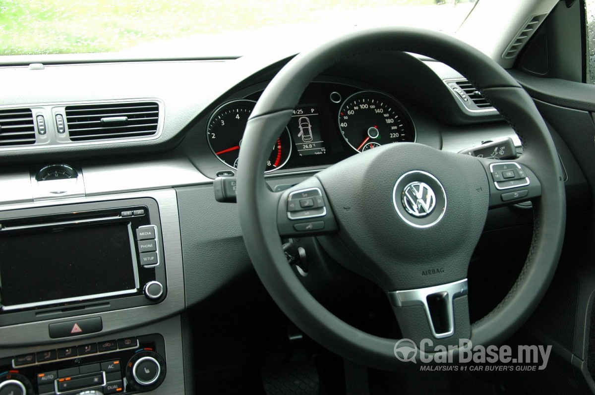 Volkswagen Passat B7 (2011) Interior Image #10336 in Malaysia - Reviews ...